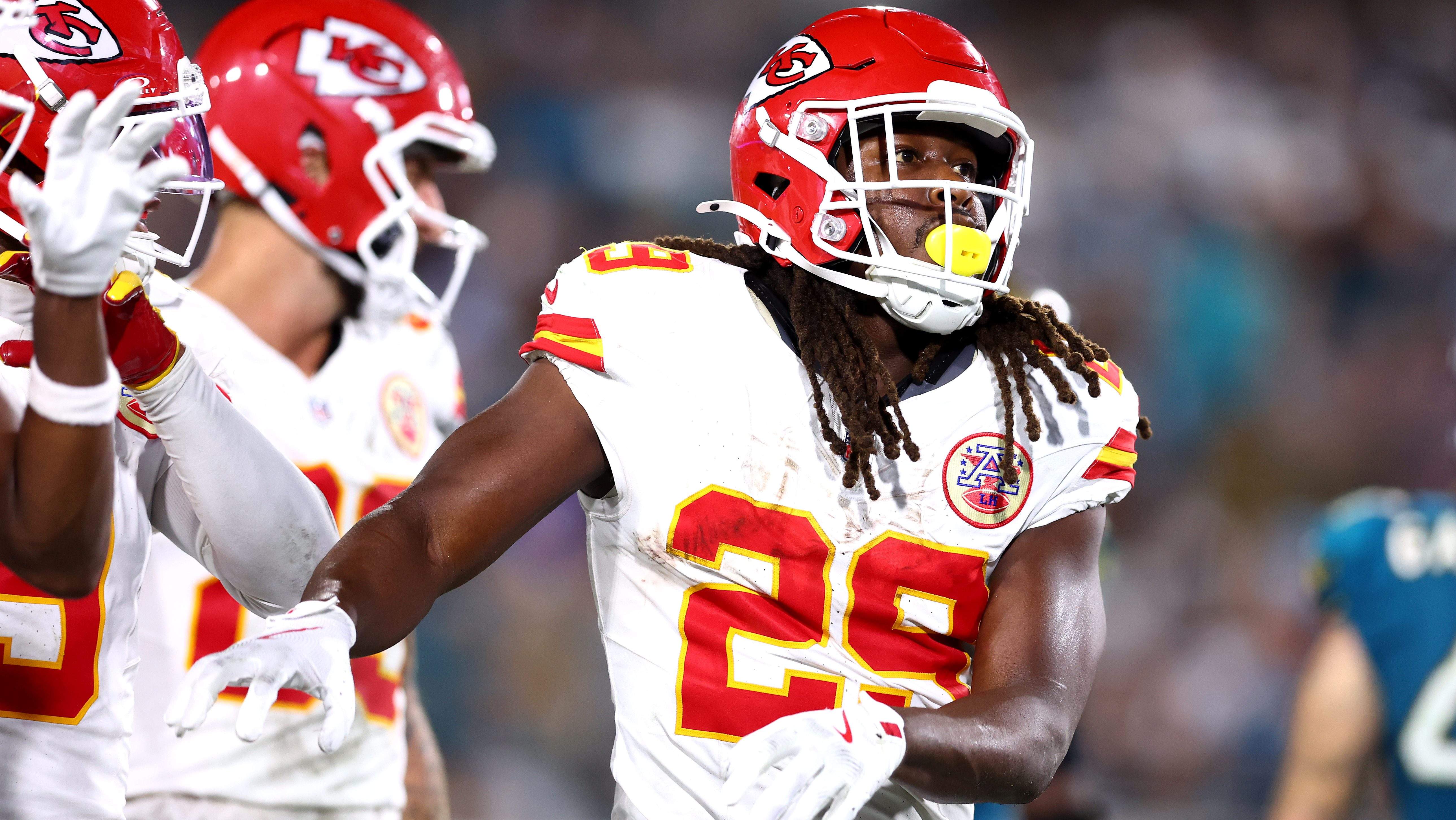 Chiefs Get Big Update on RB Kareem Hunt's Knee Injury
