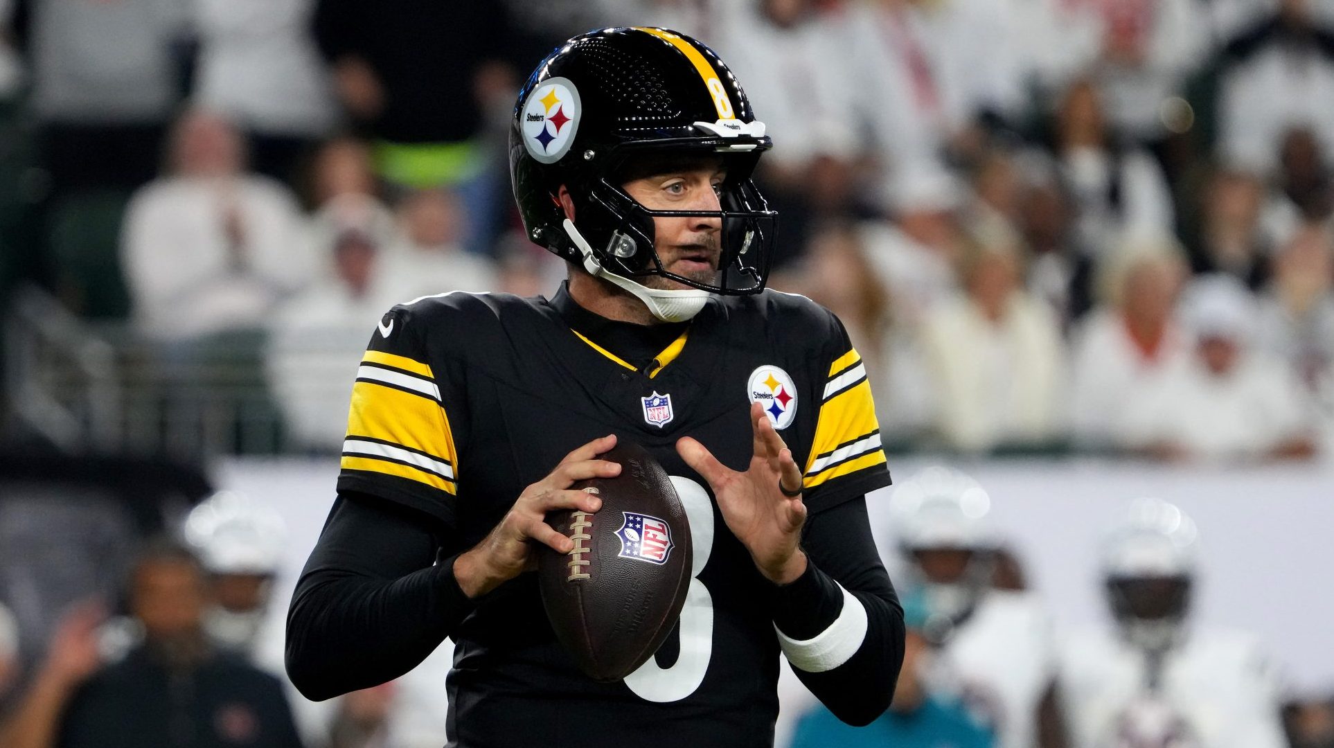 Aaron Rodgers Passes Steelers Legend With Latest Milestone