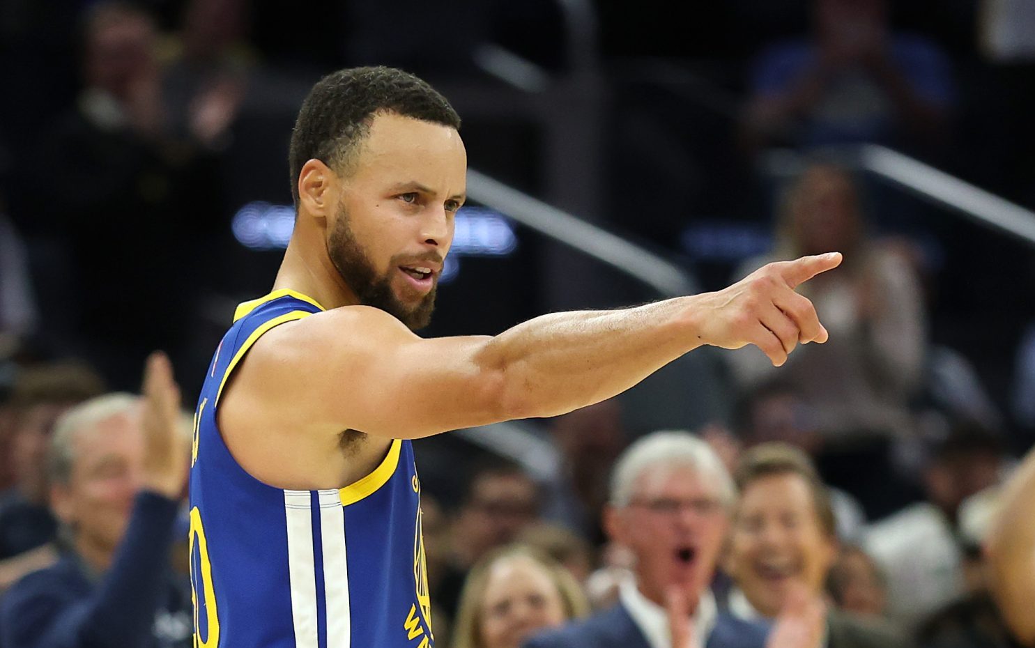 Steph Curry envía un mensaje severo después de empatar a Michael Jordan ...