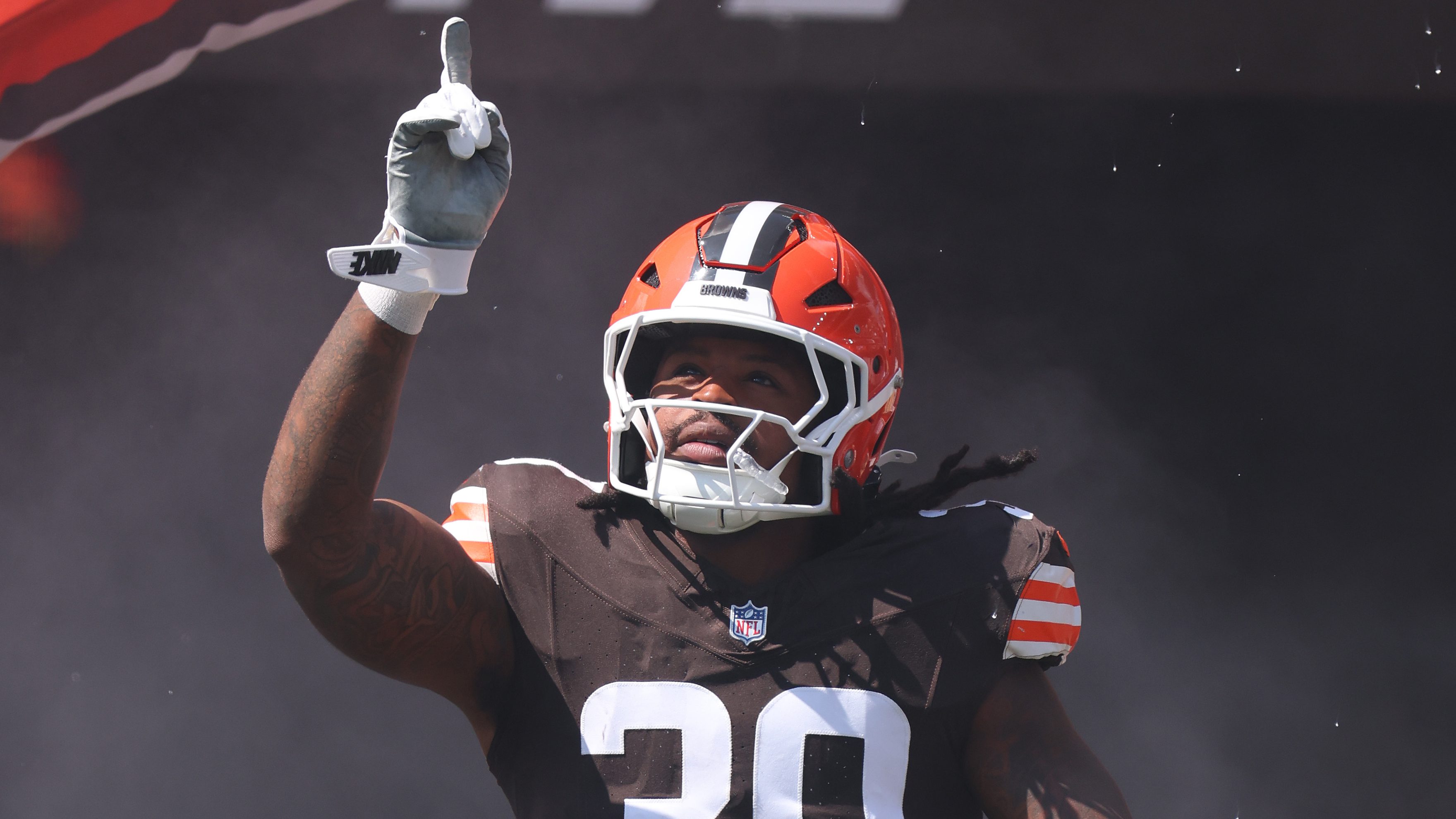 Browns 'Comfortable' Giving $30 Million Contract to LB Devin Bush - HEAVY