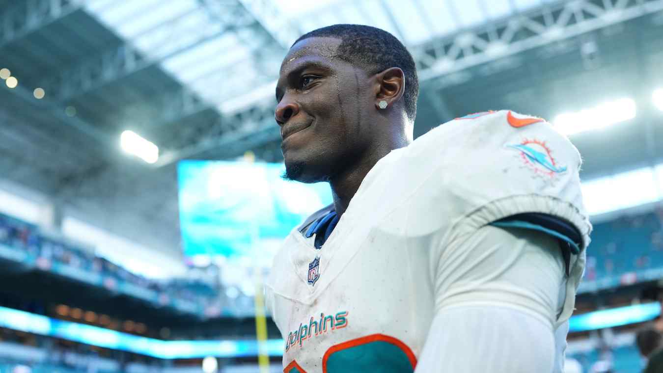 Dolphins' De'Von Achane Sends Fearless Message After Upset Win