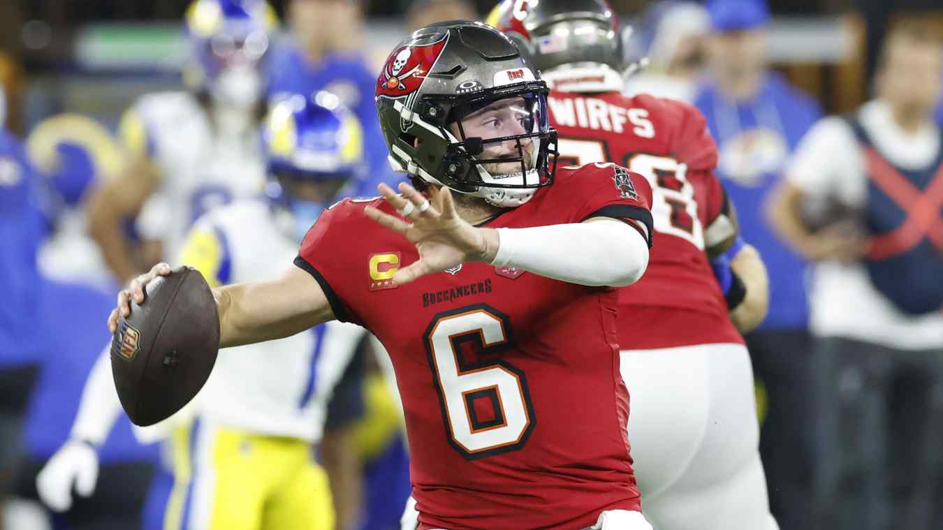 Bucs Won't Rule Out QB Baker Mayfield After Shoulder Injury