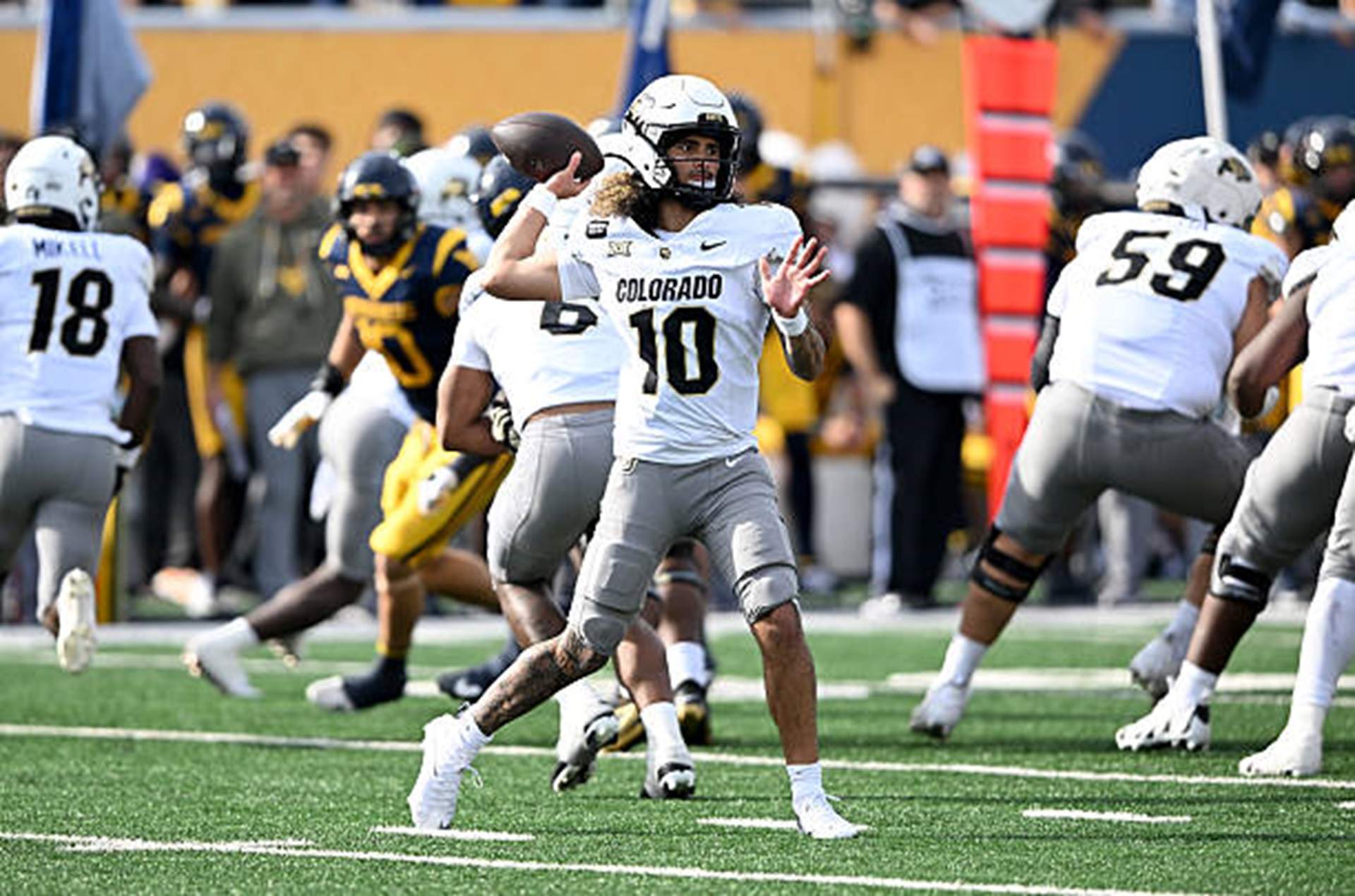 El mariscal de campo de primer año de los Colorado Buffaloes tiene un ...