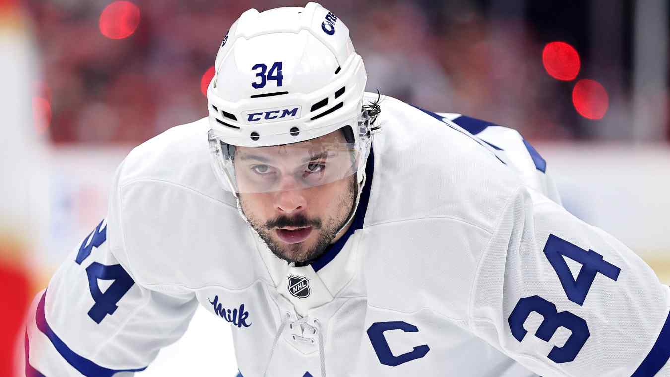 Maple Leafs Captain Not Close to Returning Per Medical Expert - HEAVY