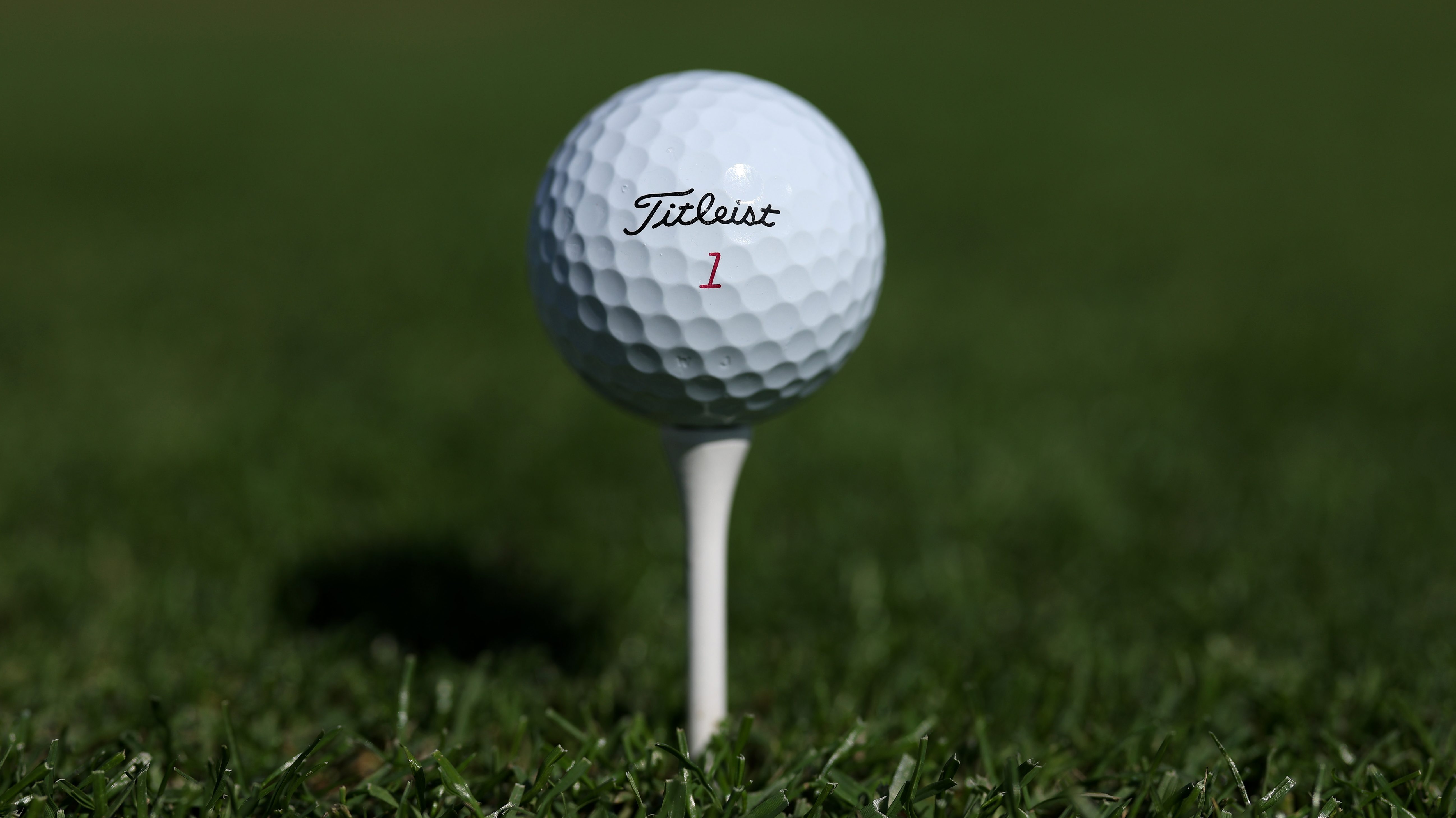 The Ultimate Christmas Gift Guide for Golfers in 2025