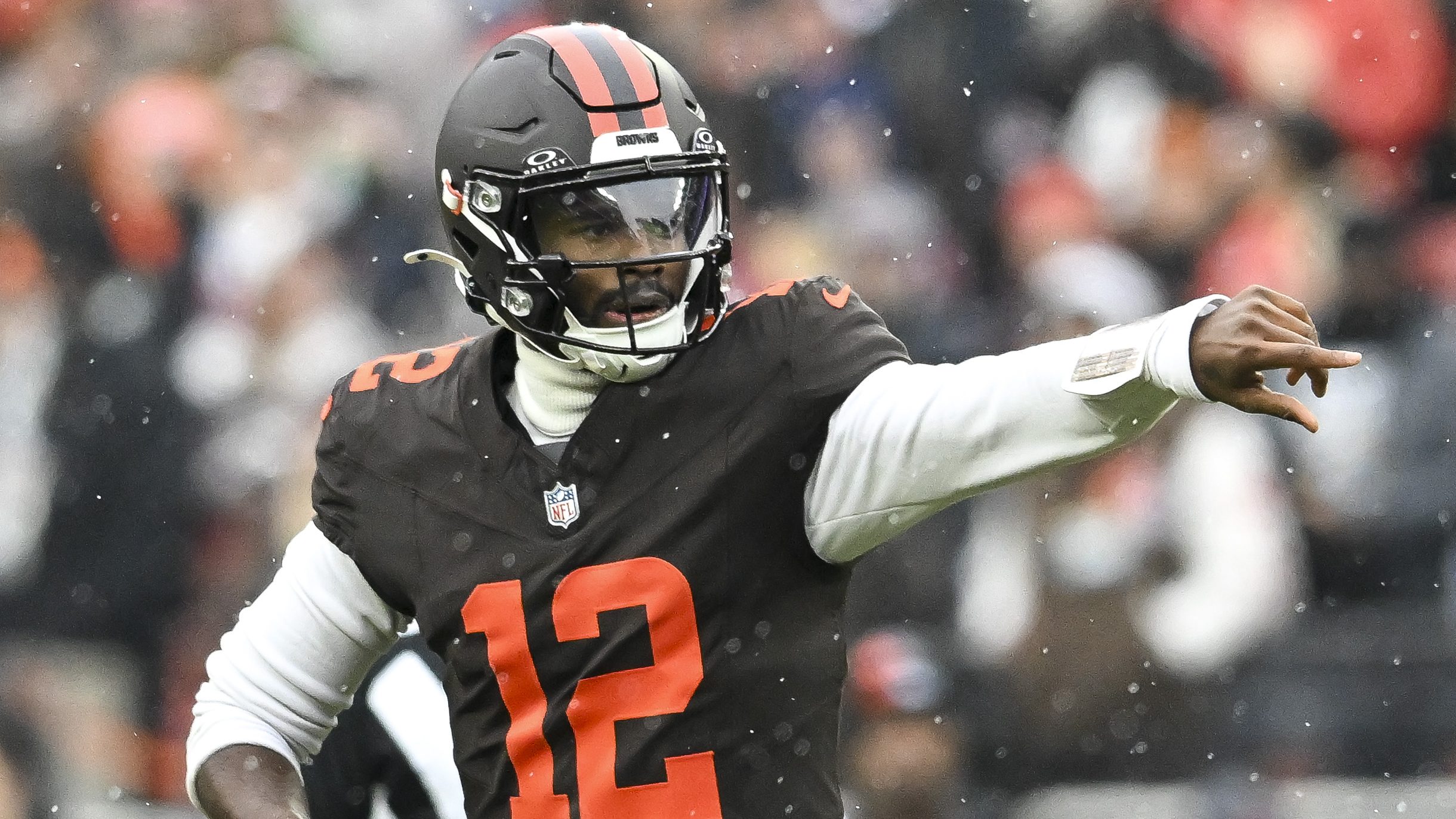 Browns Predicted to Keep Shedeur Sanders, Draft WR Carnell Tate