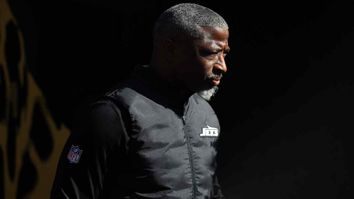 Aaron Glenn Responds to Stripping Steve Wilks of Play-Calling Q