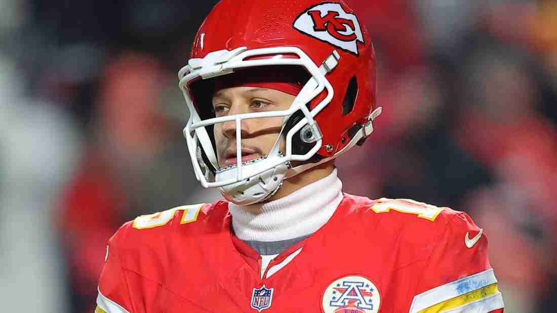 Chiefs' Patrick Mahomes Addresses Knee Injury in Telling Post