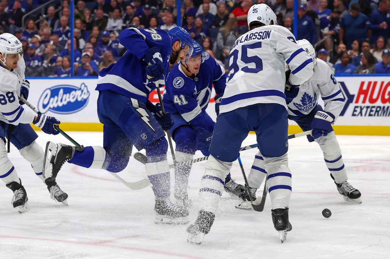 Maple Leafs-Lightning Game Out of Control [Watch] - HEAVY
