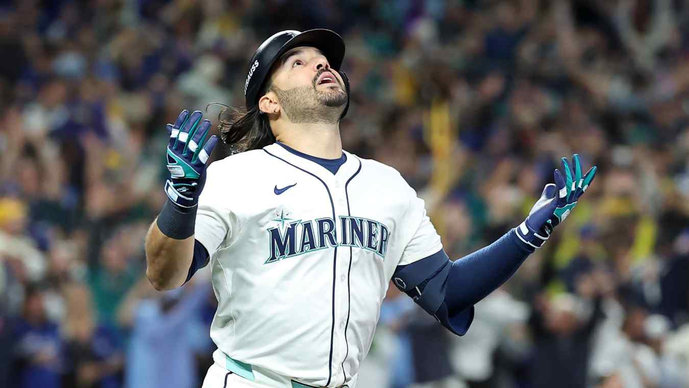 Eugenio Suárez Signs $15 Million Contract With Cincinnati Reds In ...
