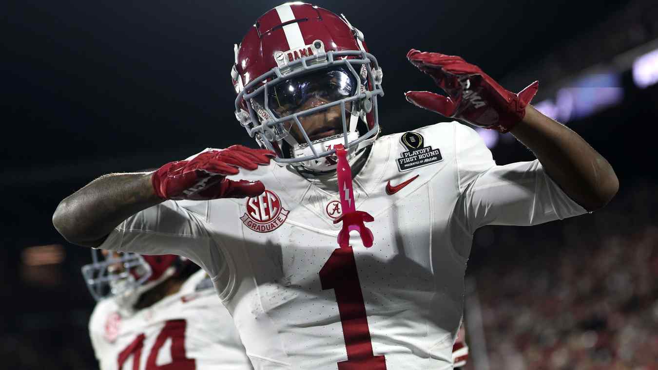 Alabama 6-Foot-4 Star Receiver Shockingly Enters Transfer Portal - HEAVY