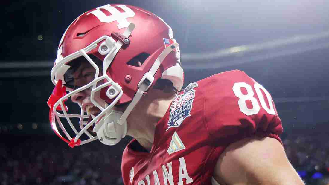 Indiana Hoosiers WR Charlie Becker is CFP's Breakout Star