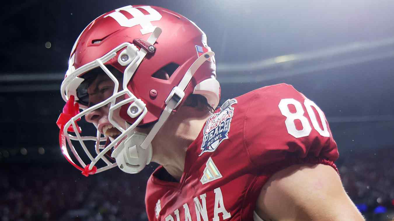 Indiana Hoosiers WR Charlie Becker is CFP's Breakout Star