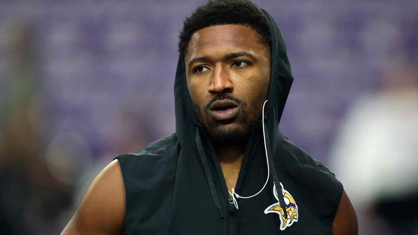 Vikings Trade Pitch Flips Jonathan Greenard for Myles Garrett