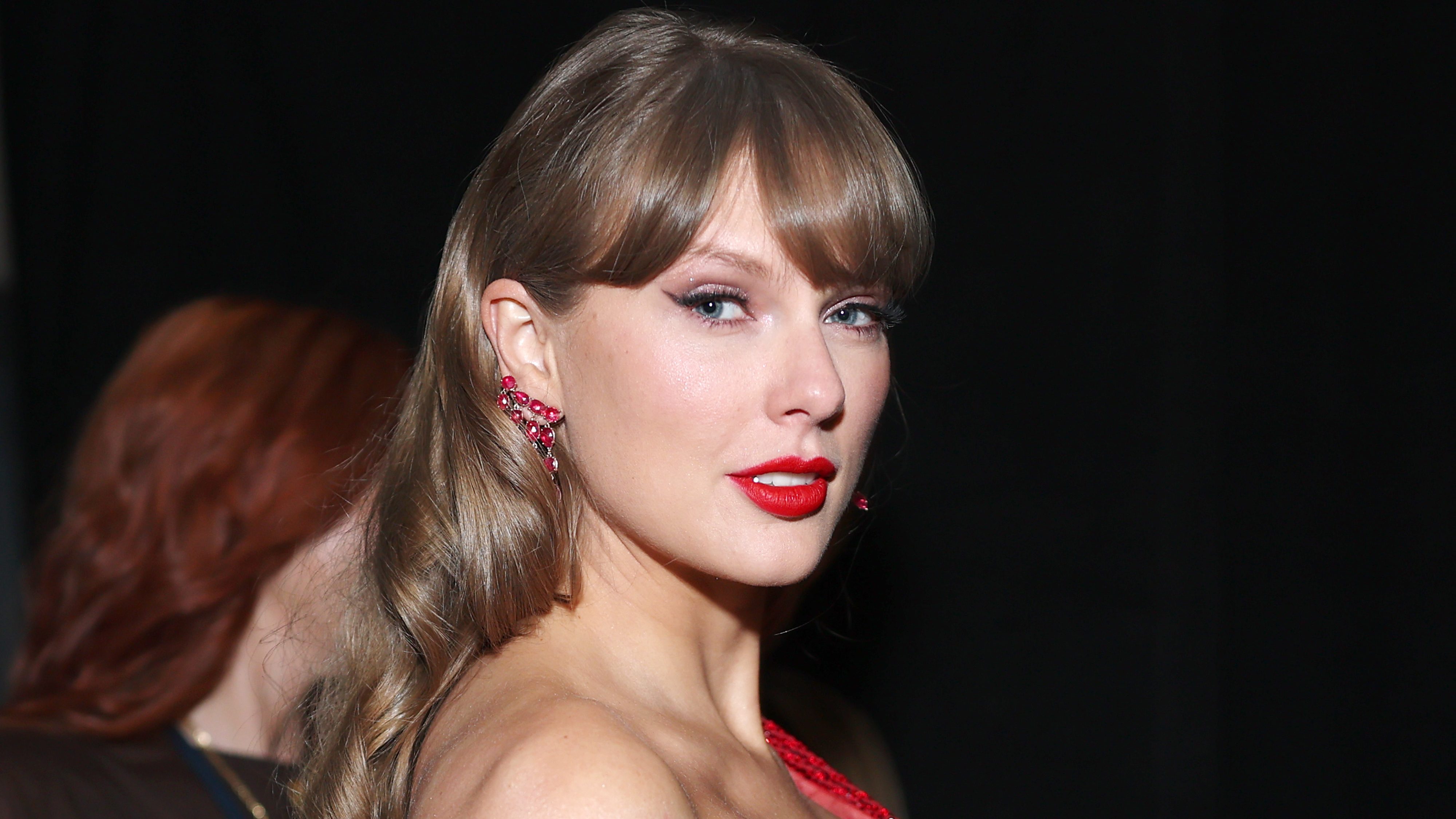 Taylor Swift Earns Strong Career News as Travis Kelce Decision Looms
