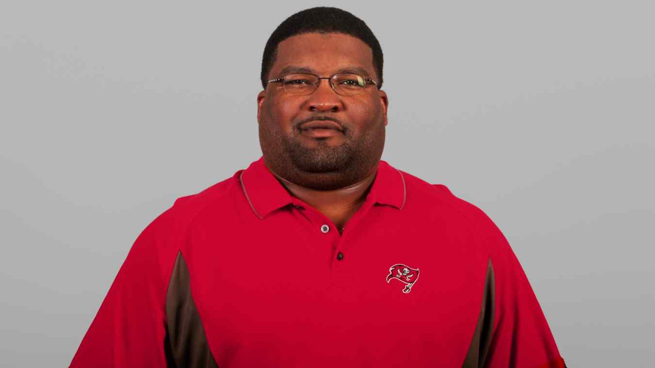 Popular Ex-Jets Coach Ron Middleton Lands Job With Dolphins