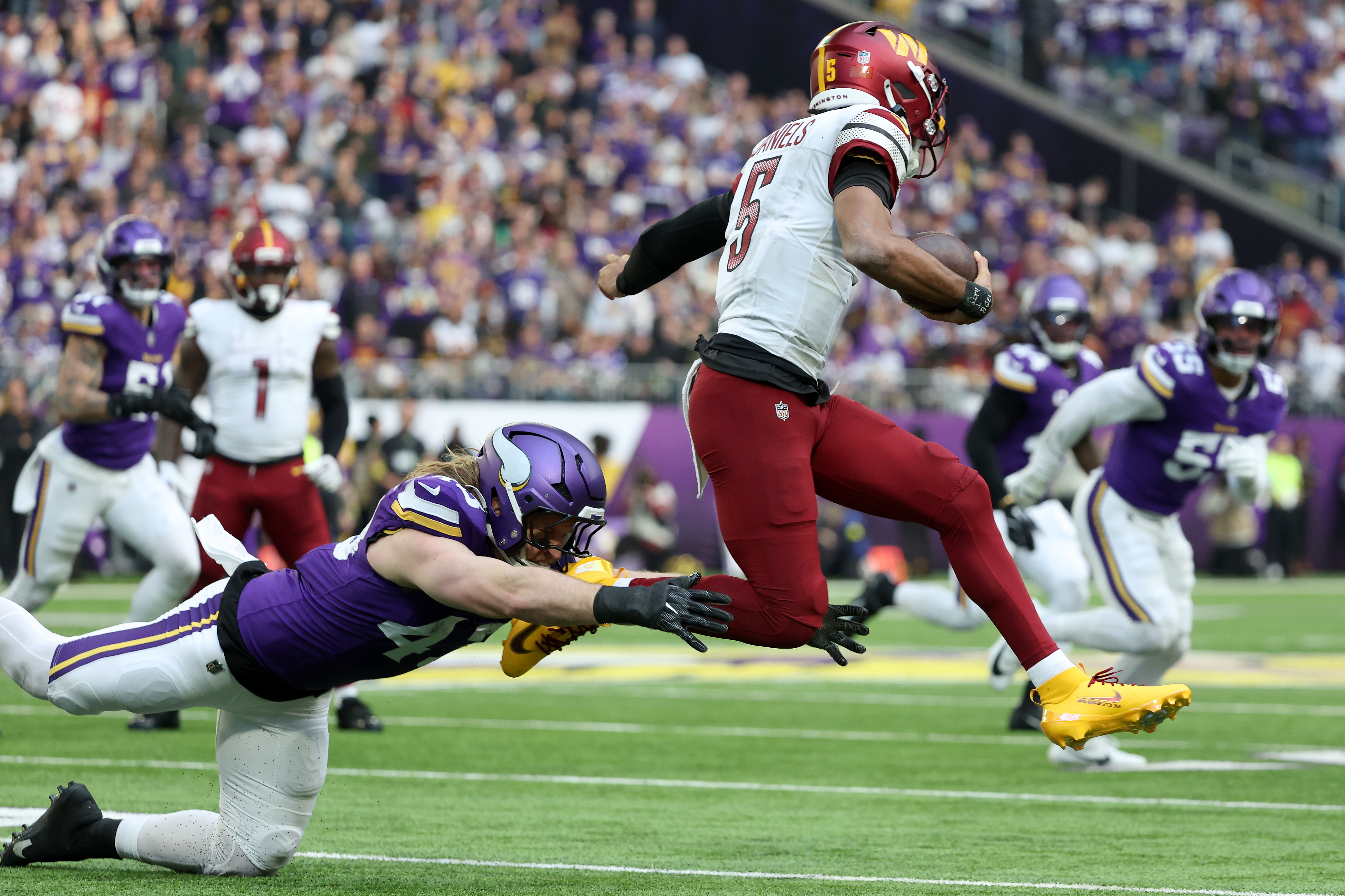 Jayden Daniels Bulking Up? Commanders QB Wants to Add Size