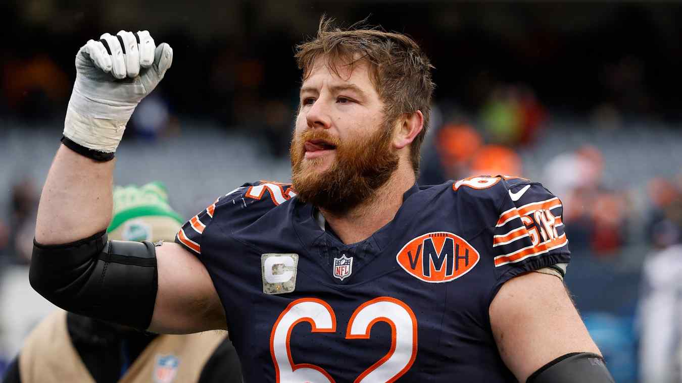 Bears' Joe Thuney Sends Message on Recent Finalist News