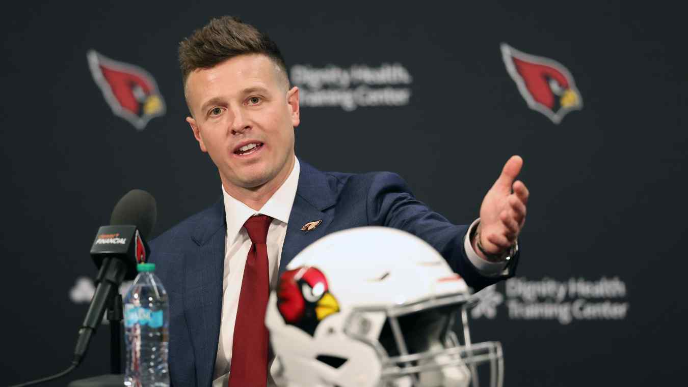New Cardinals Coach Mike LaFleur Sends Clear Message in First Official ...