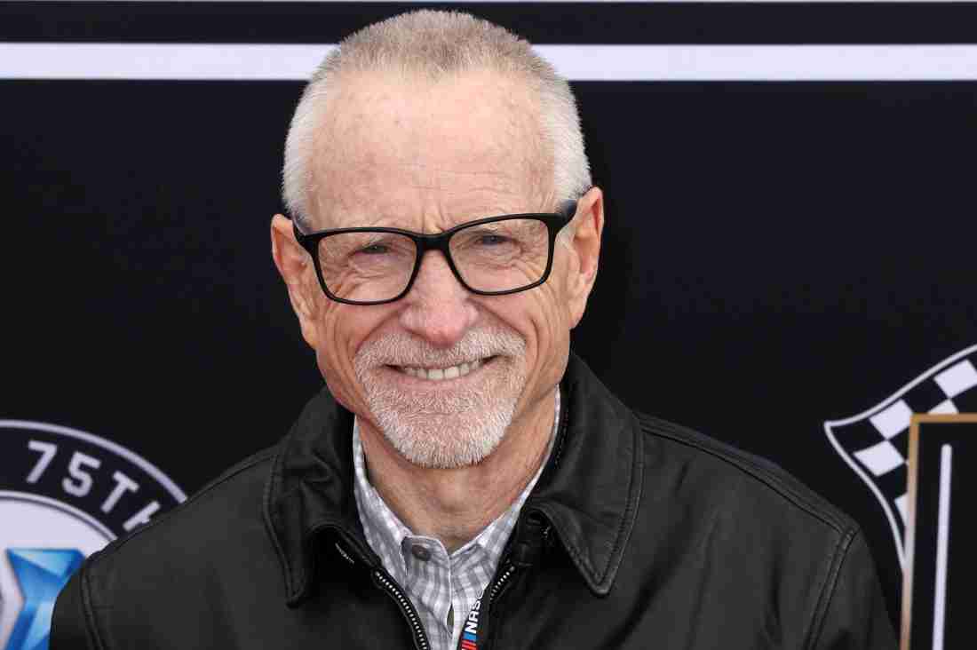 NASCAR: Mark Martin Denies Comeback but Still Set to Race in IROC Event