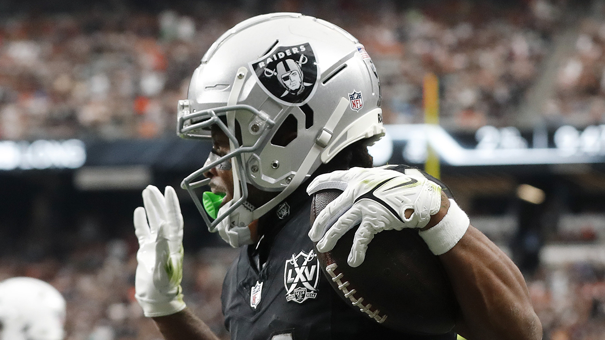 NFL Legend Projects Raiders to Cut Ties With Leading WR From 2025