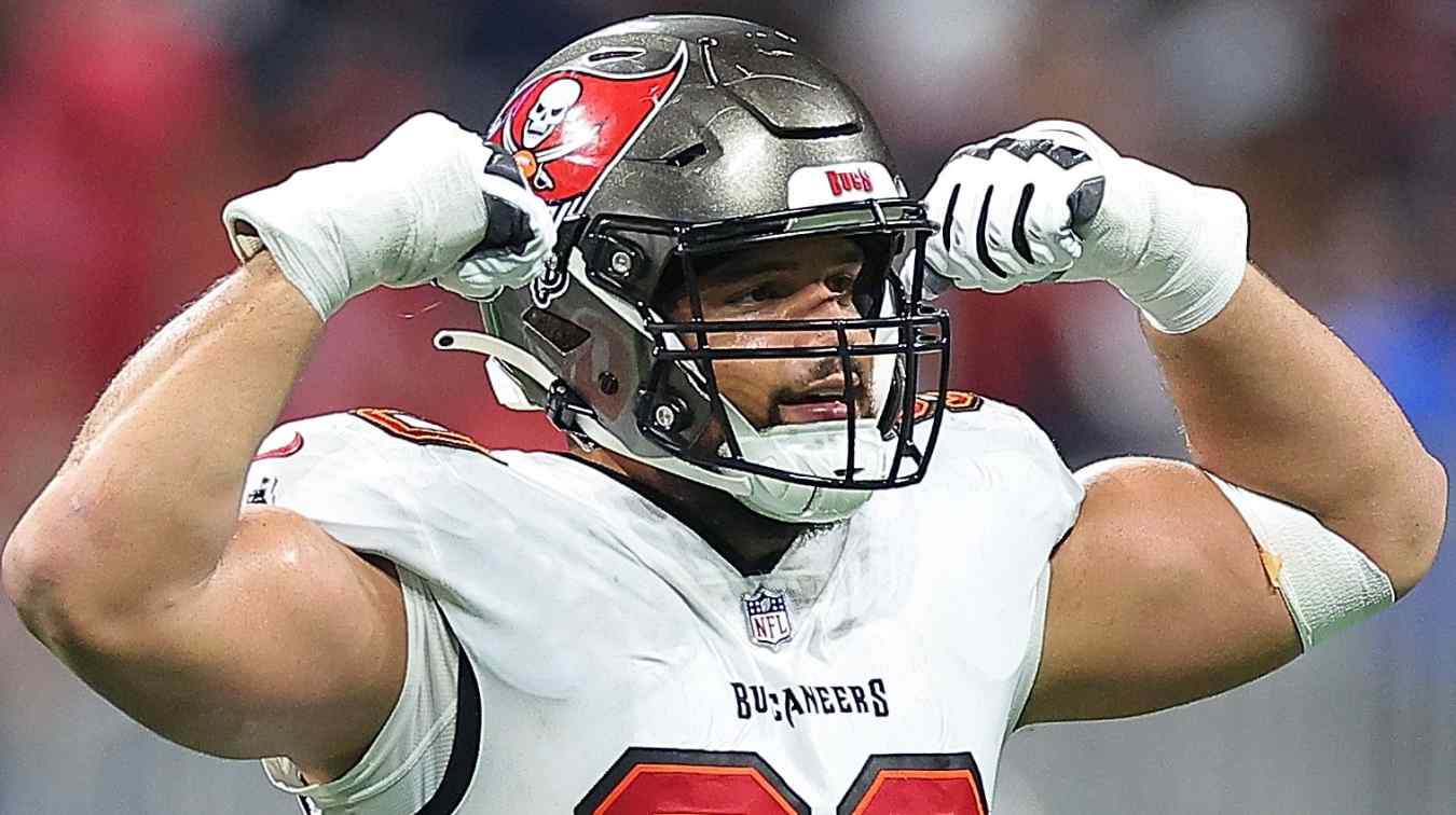 Texans Snag Ex-Buccaneers DE Logan Hall in Free Agency