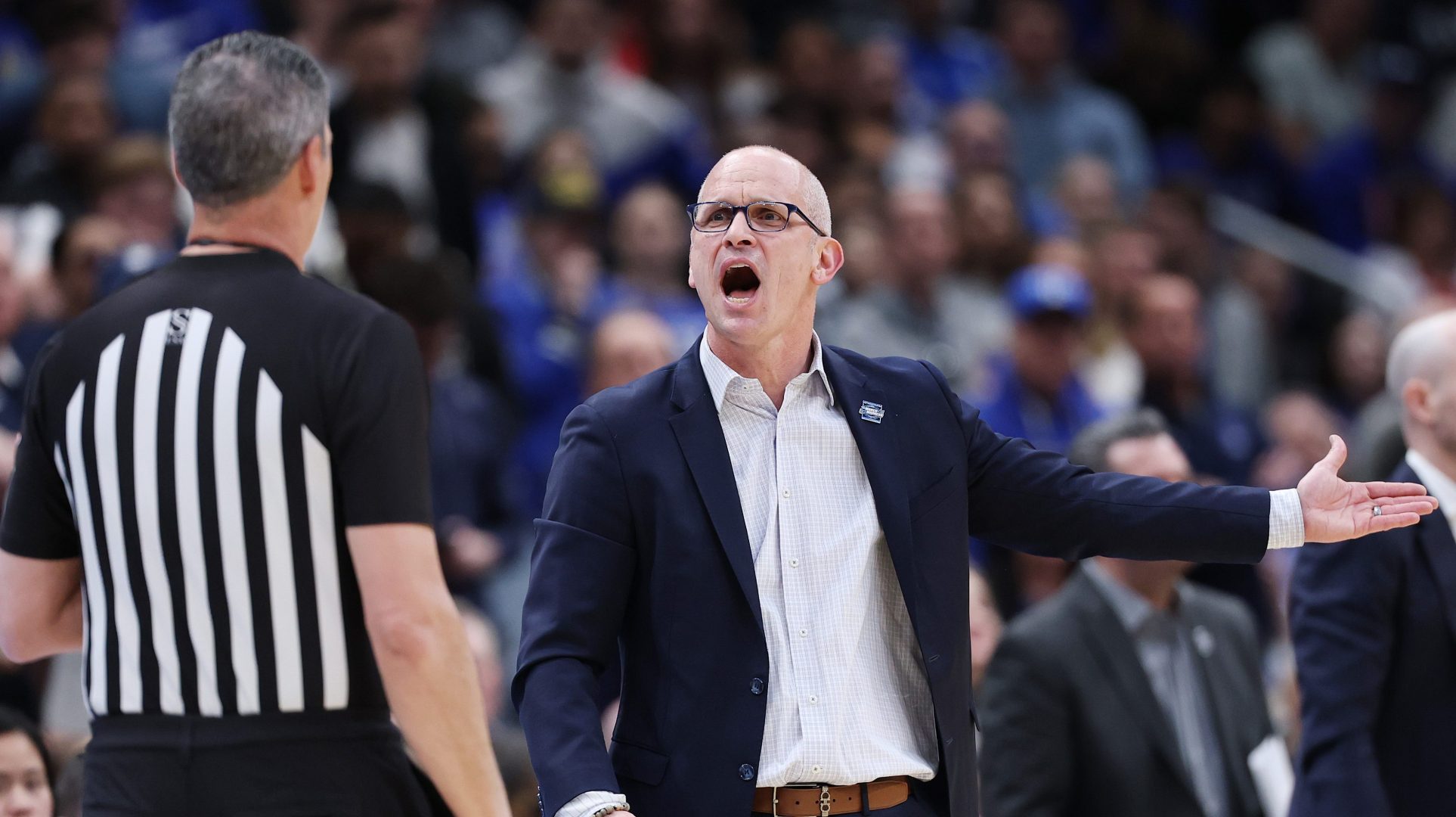 UConn Coach Dan Hurley Addresses Viral Referee Moment - HEAVY