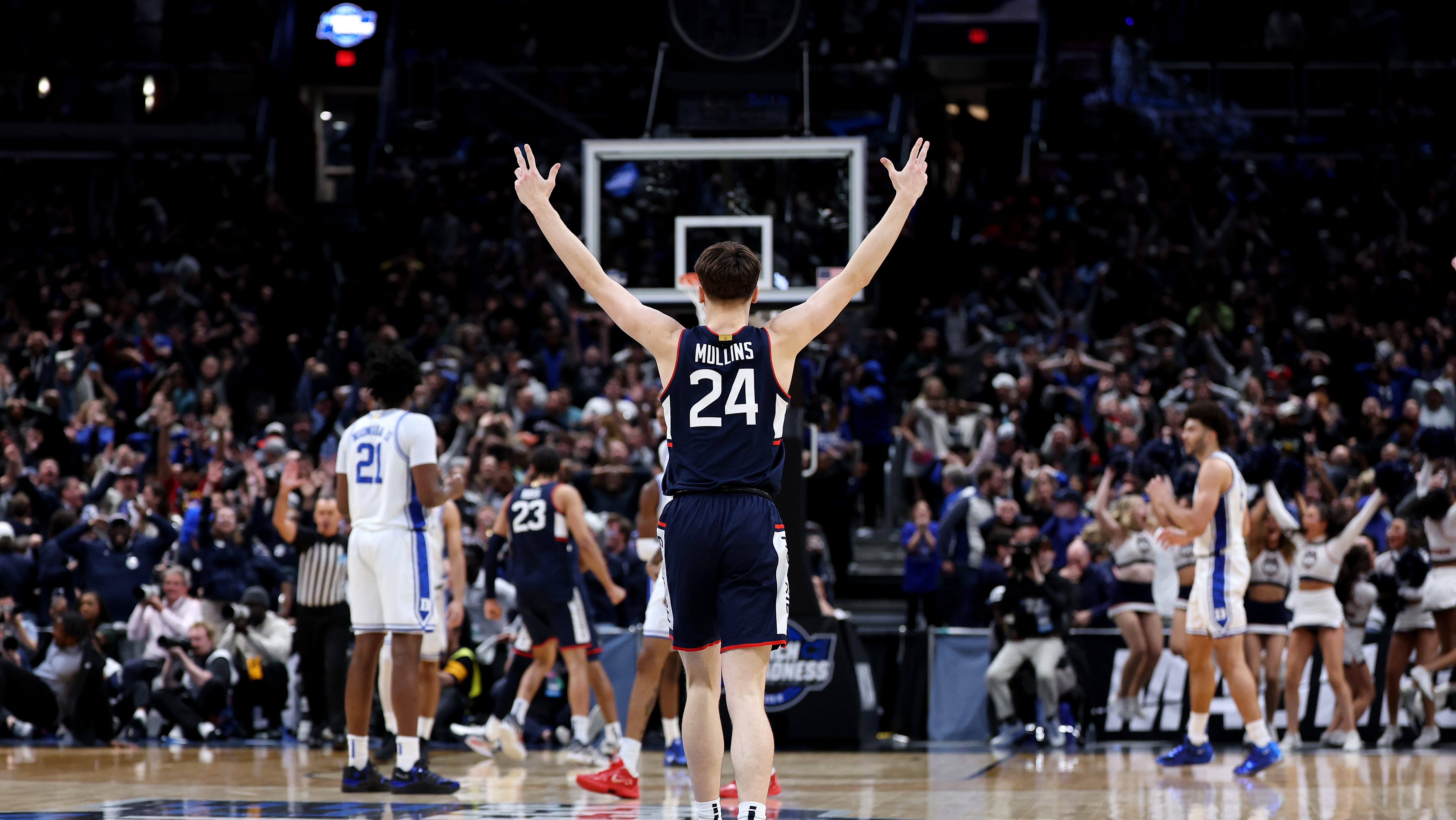 College Basketball World Reacts to Braylon Mullins' Game-Winning Shot