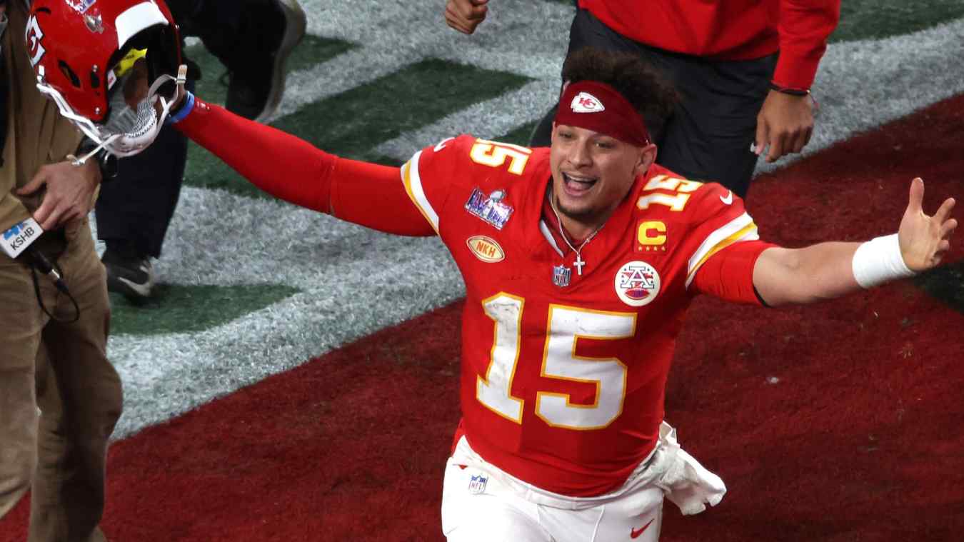 Patrick Mahomes Responds to Kansas City’s Latest Free Agency Move