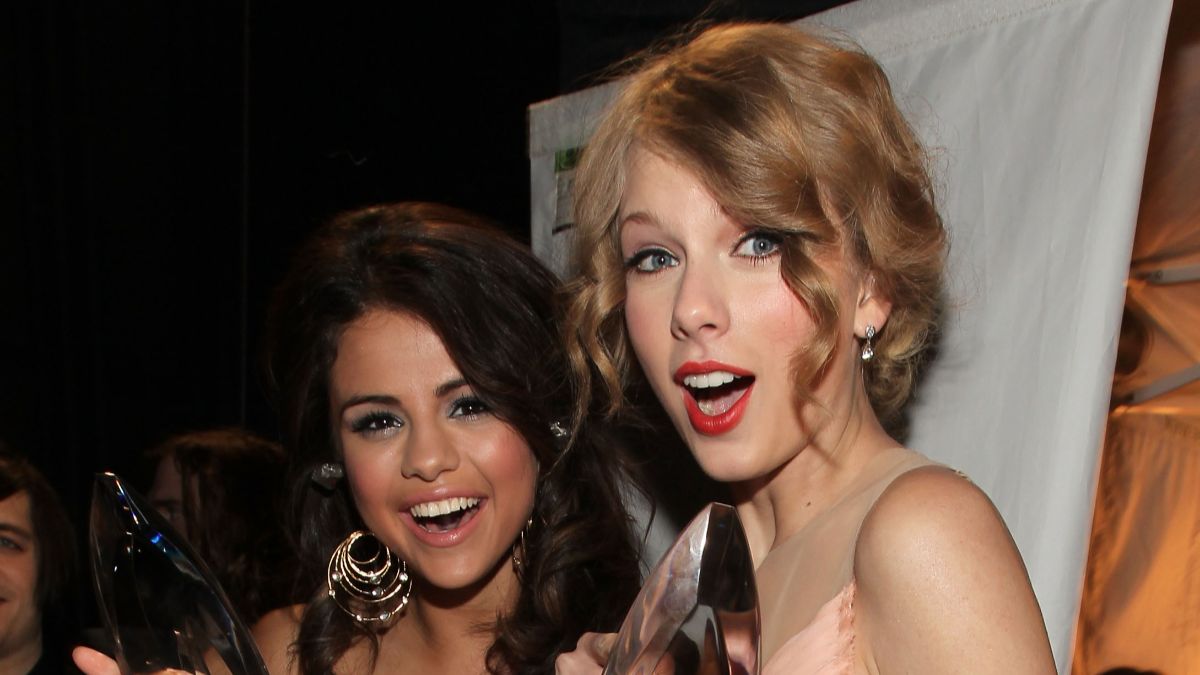 Taylor Swift Planning Multiple Bachelorette Parties, Report States