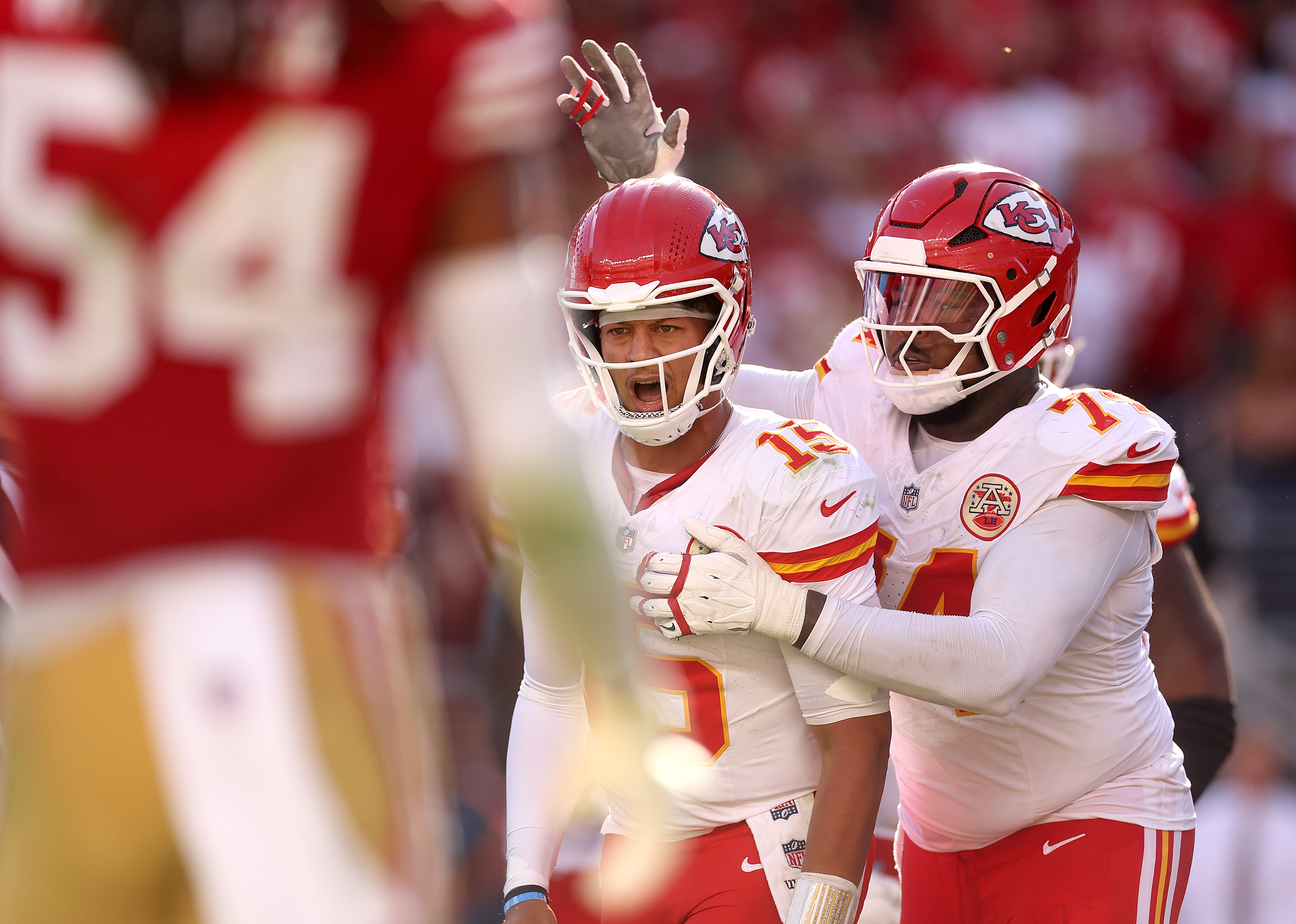 Atlanta Falcons Sign Former Chiefs' OL Jawaan Taylor to $6 Million Deal ...
