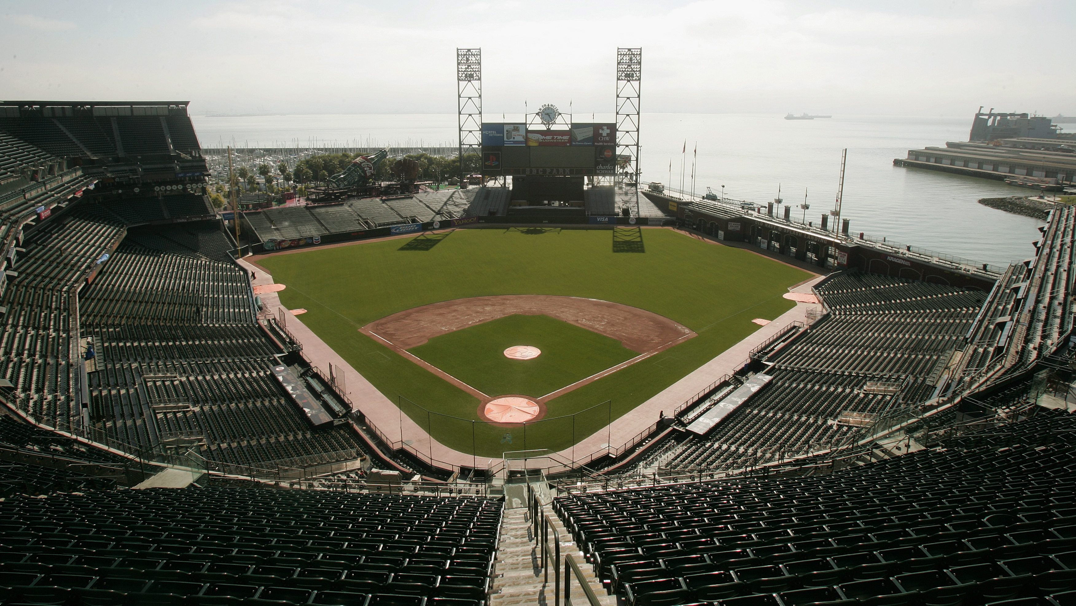 Former Giants Pitcher Makes Comeback As Knuckleballer Aged 53 - HEAVY