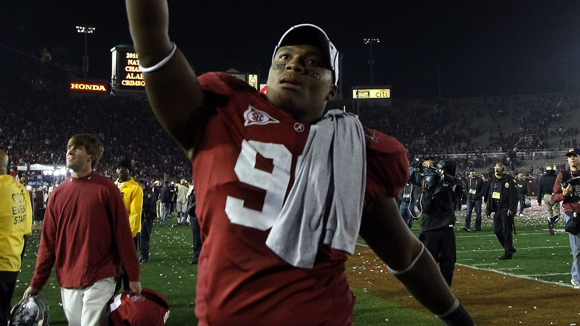 Former Alabama DL Luther Davis Charged in 20M Loan Scam