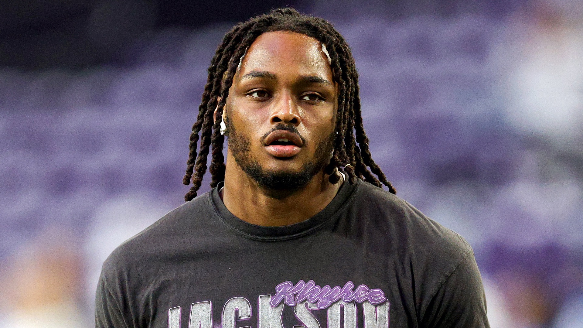 Los Vikings se despiden del joven ala defensiva que juega detrás de ...