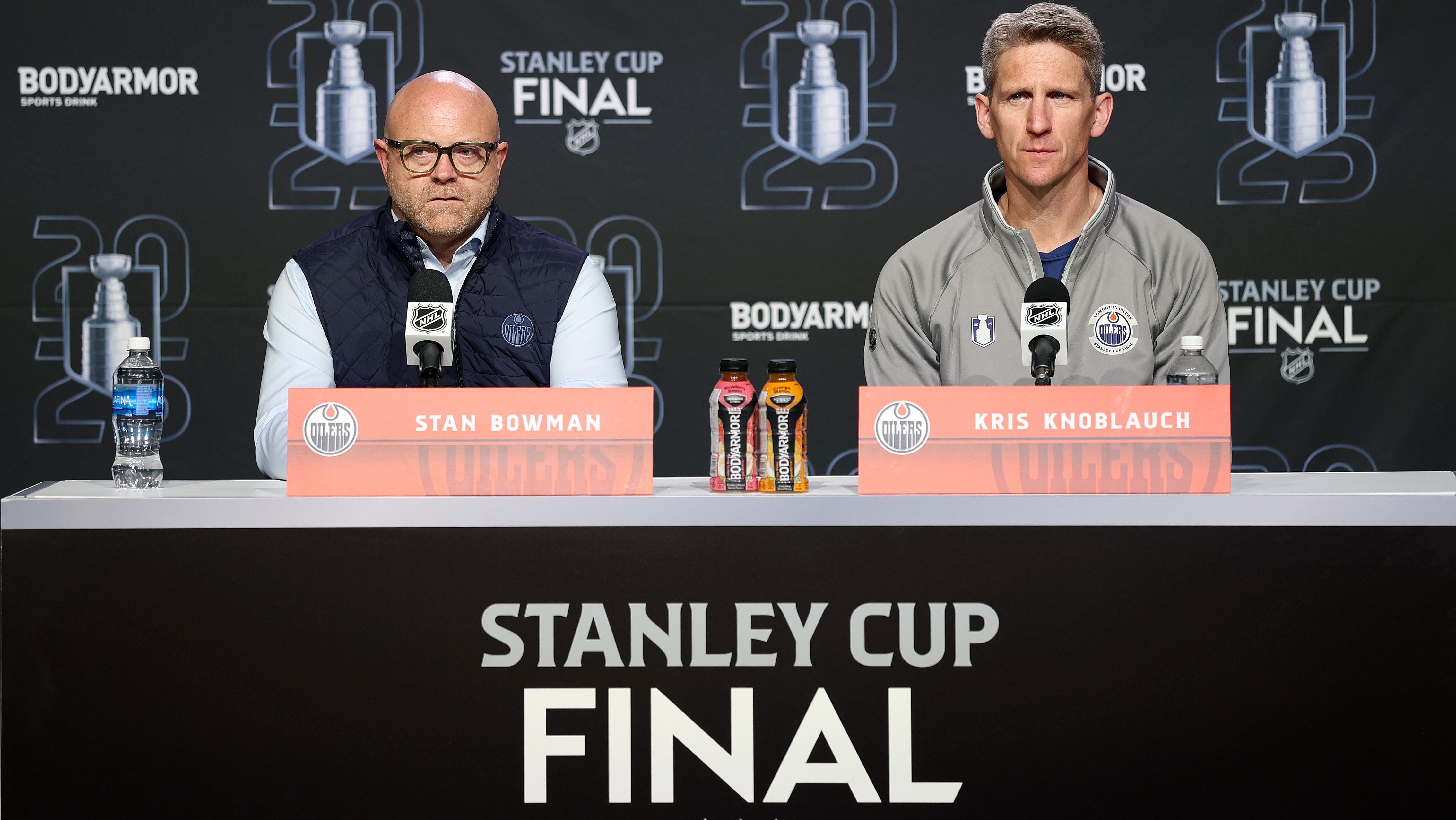 Stan Bowman Issues Statement After Oilers Fire Kris Knoblauch