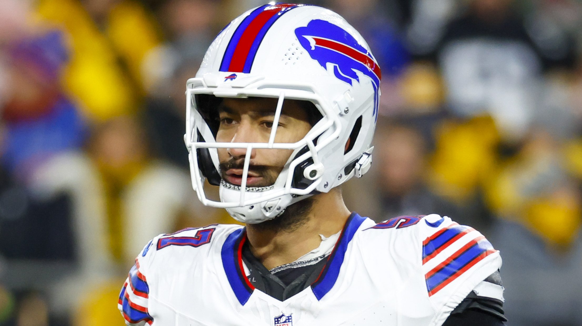 Bears Worked Out Ex-Bills DE AJ Epenesa Amid Roster Concerns