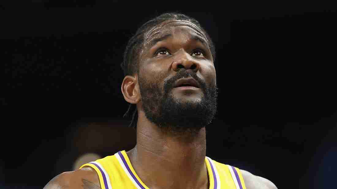 Lakers Linked To Popular Center As DeAndre Ayton Replacement