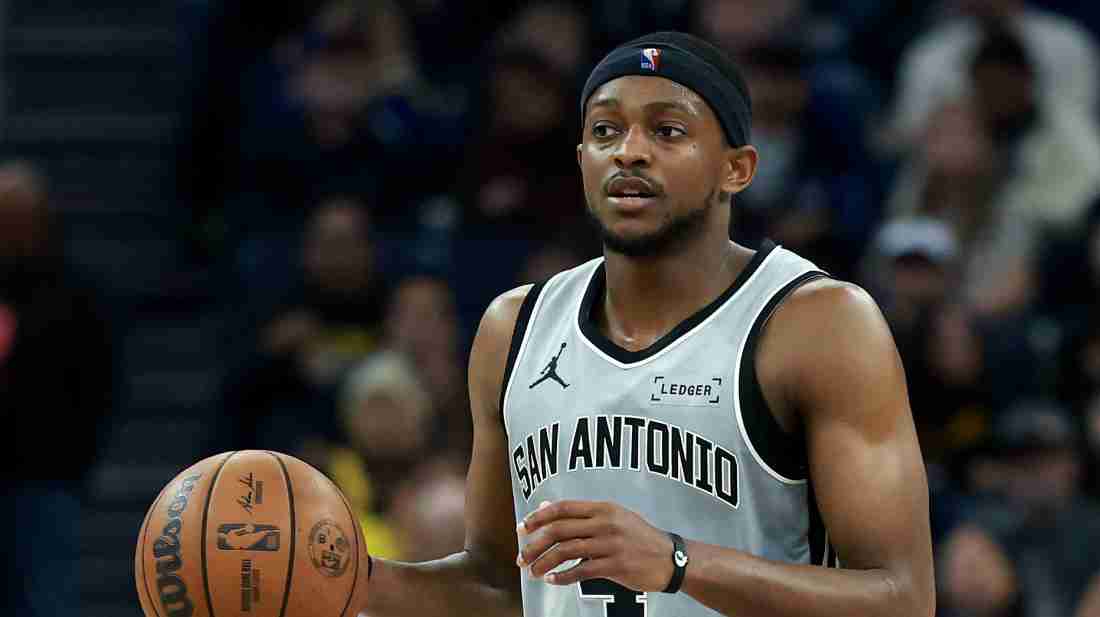 Update: Spurs Receive Major De’Aaron Fox Injury Update After Locker ...
