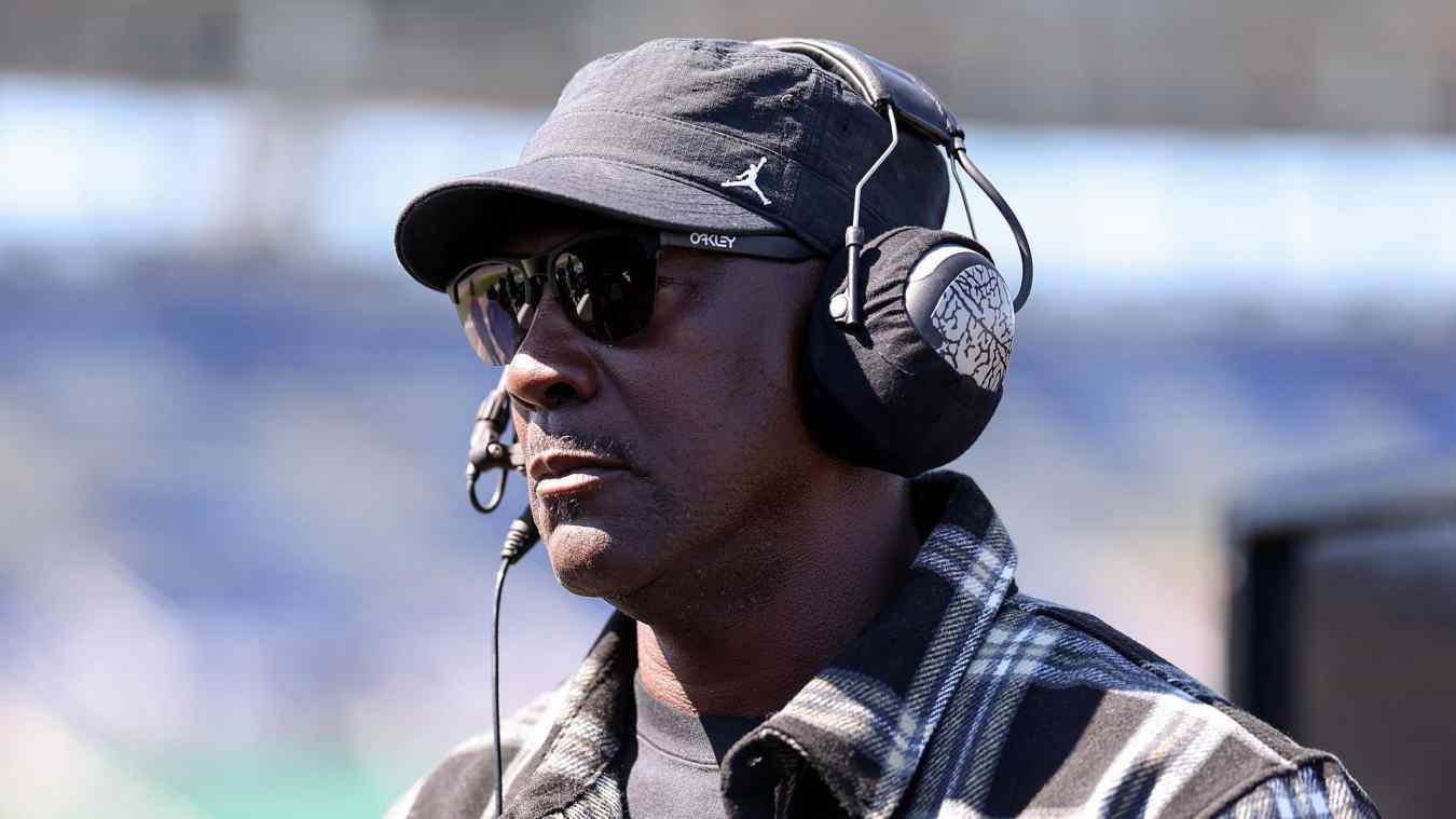 Michael Jordan Trends as Viral Story Drops Amid NBA Playoffs - HEAVY