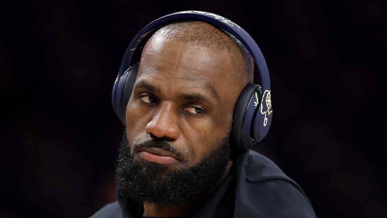NBA Insider Lays Out Plan for Warriors to Sign LeBron James - HEAVY