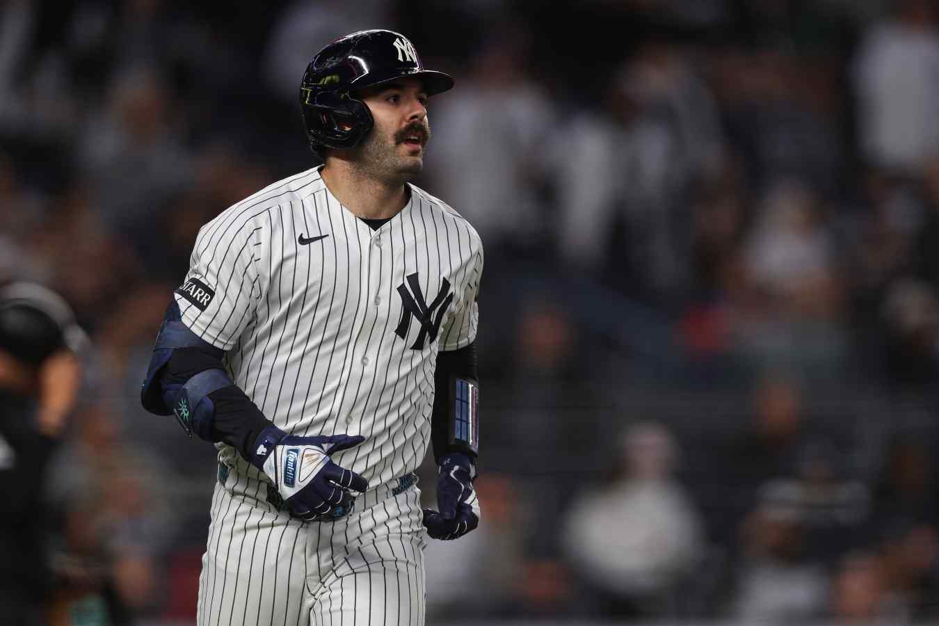 Yankees Desperately Need to Trade for Twins' $6.7 Million Catcher Even ...
