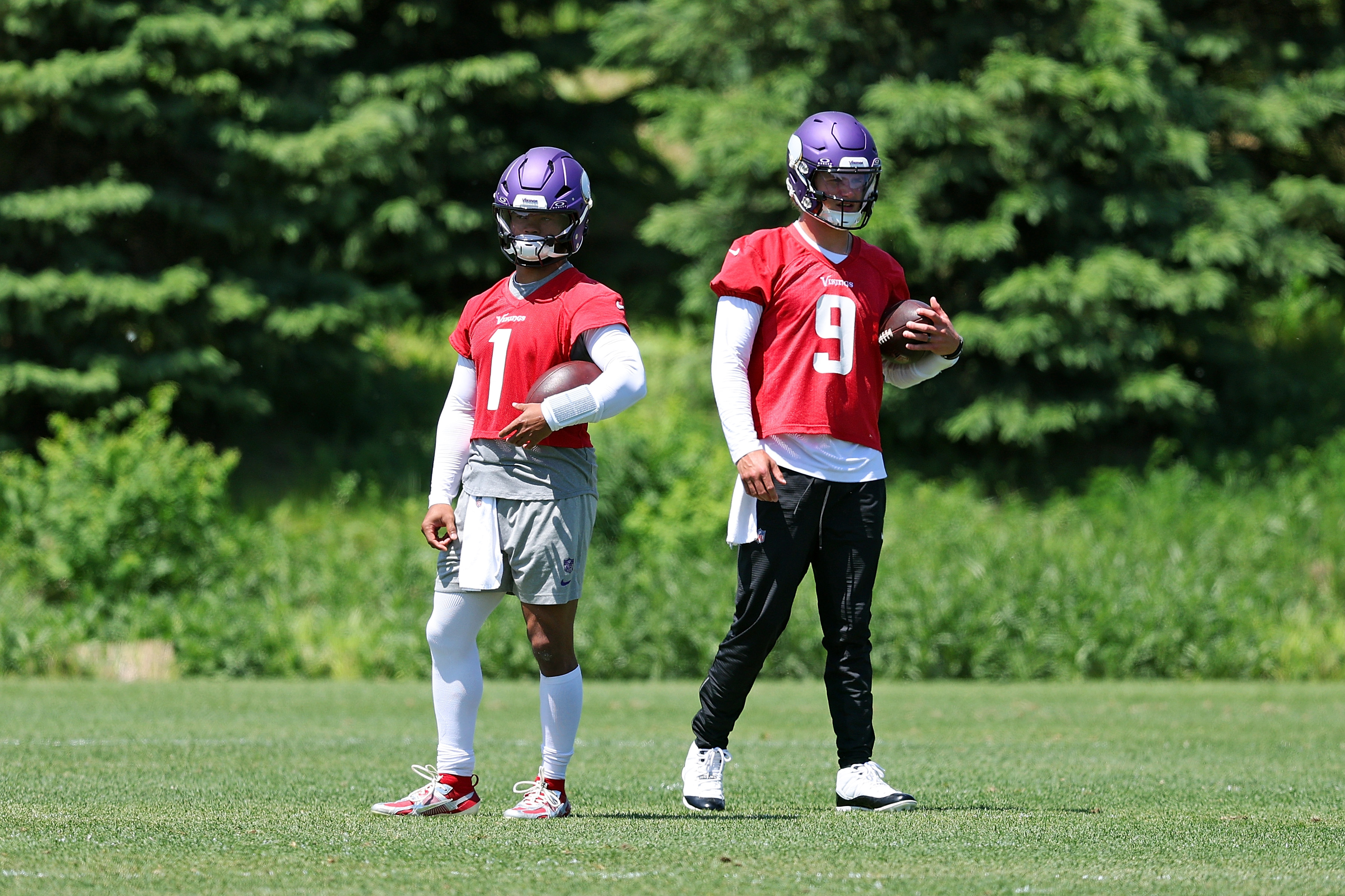 El mariscal de campo de los Vikings, Kyler Murray, habla abiertamente ...
