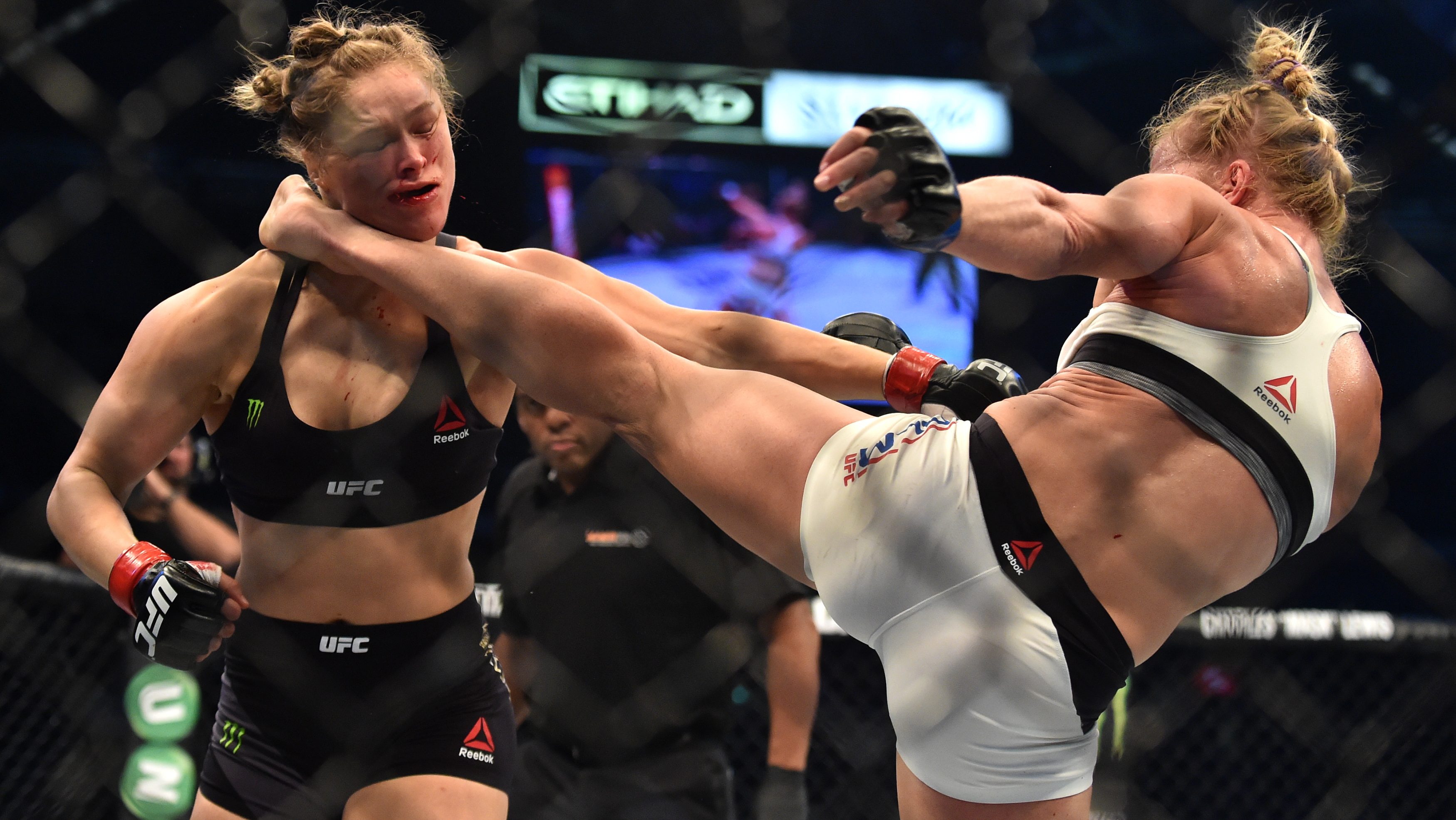 Ronda Rousey on Holly Holm Rematch: 'I Would Clean Her Clock'