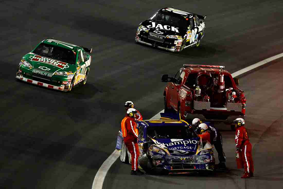 NASCAR Dover Crash Turns Terrifying After Fox Sports Reporter Nearly ...