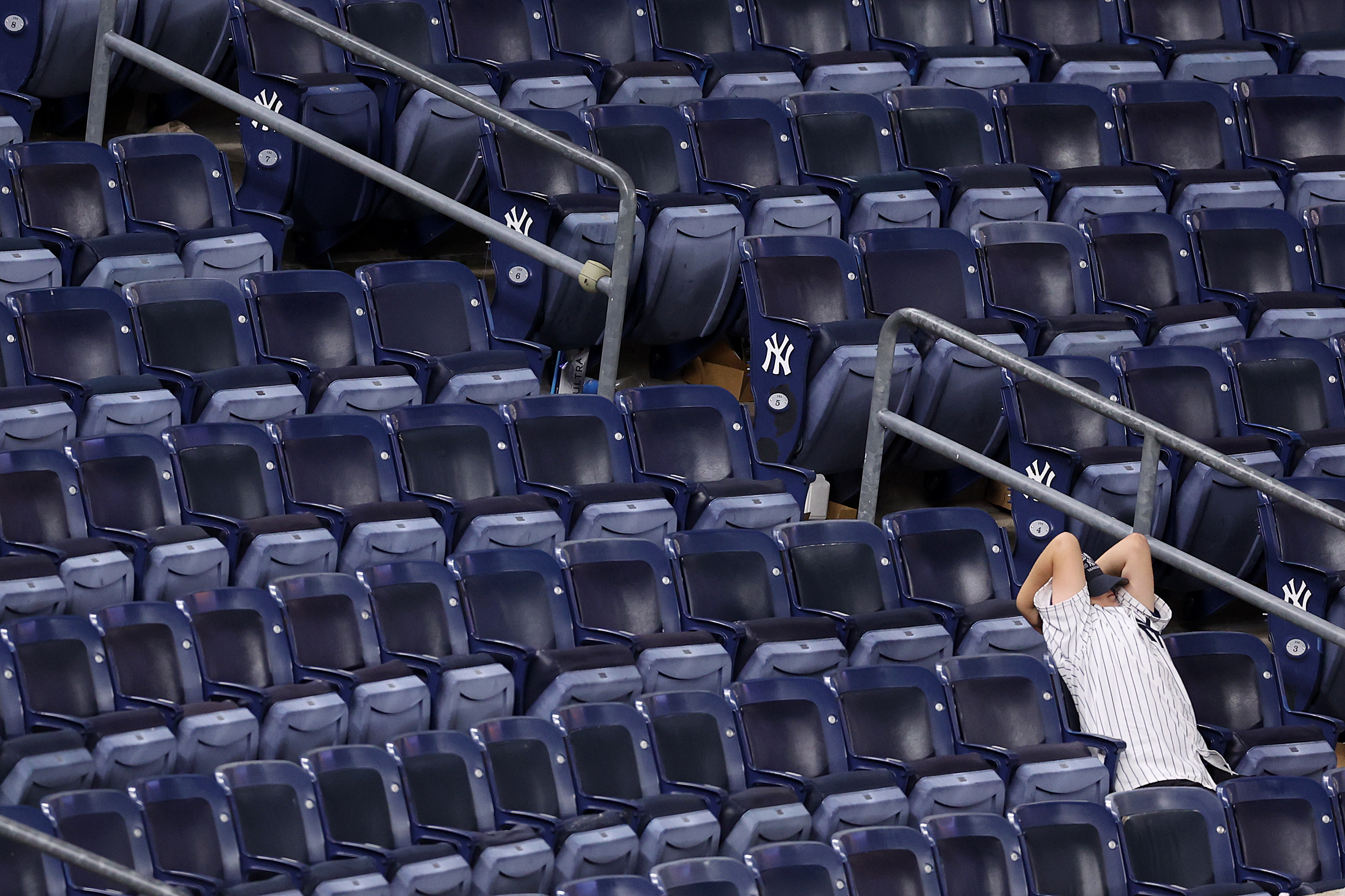 MLB Reacts to Yankees Crushing Loss Against Rival Red Sox - HEAVY