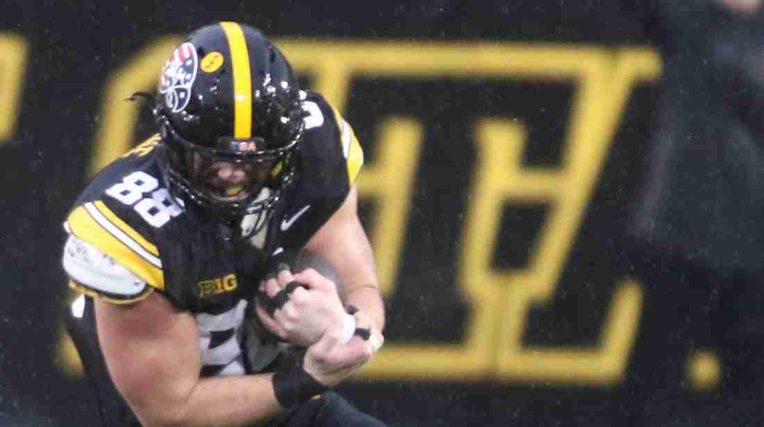 Tight End Hayden Large 'Sleeper' to Make Bears' Final Roster