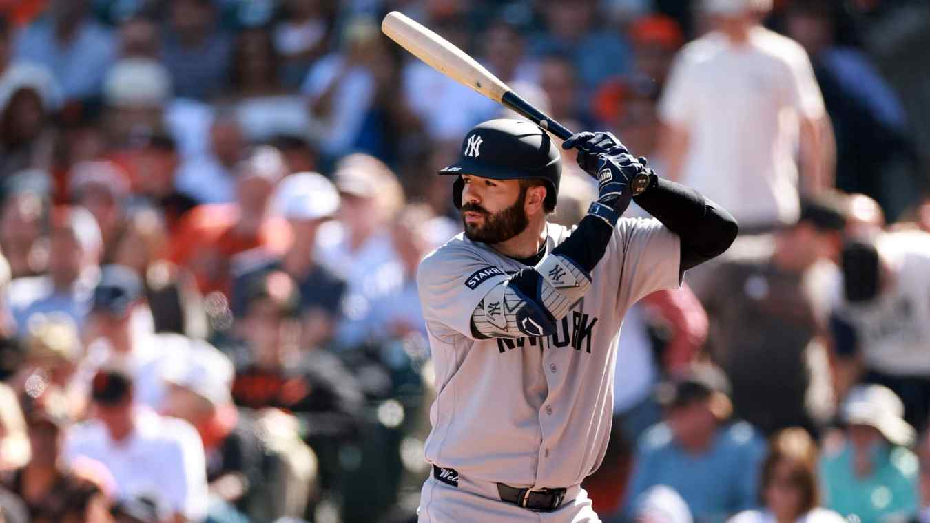 Yankees Connected to Former Red Sox Catcher to Replace Wells