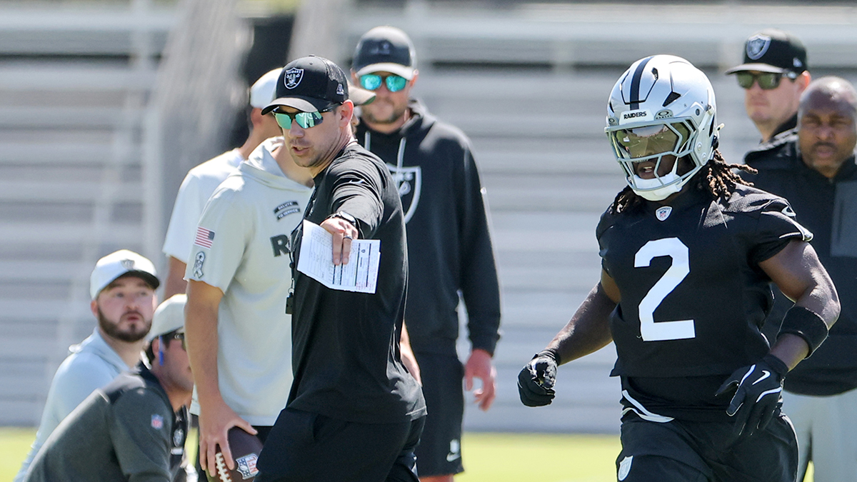 Klint Kubiak Has Stern Message for Raiders After Key Decision