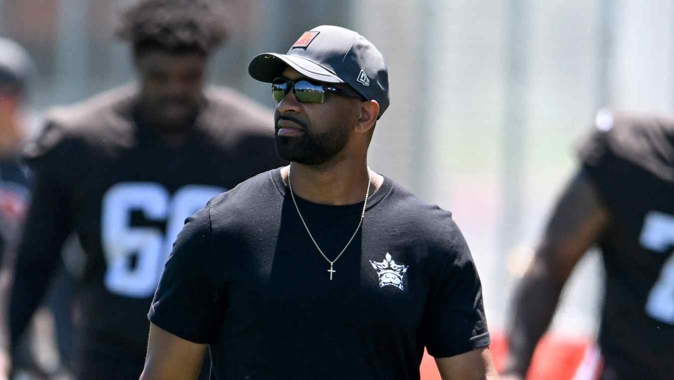 Browns Get Final Verdict on Adding Embattled QB to Mix