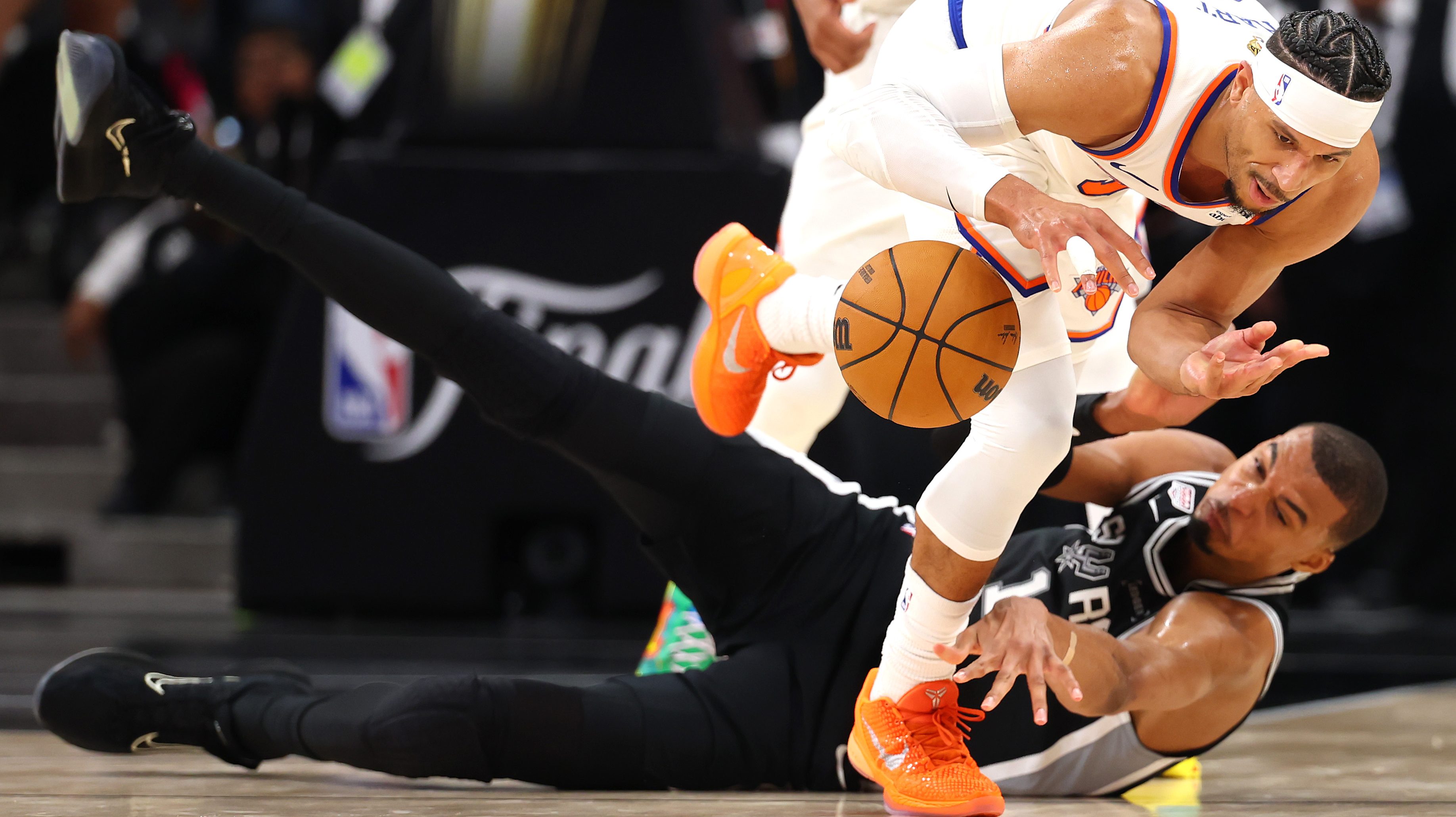 Spurs Hit With Bad News After Knicks Steal NBA Finals Game 1 - HEAVY